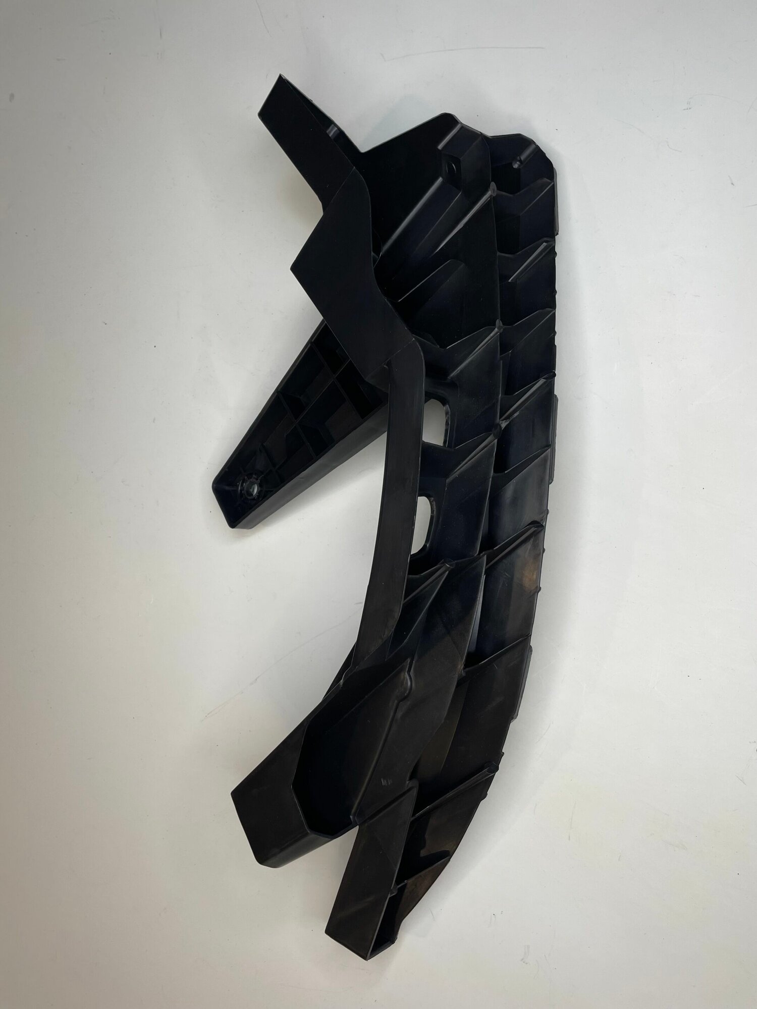 Кронштейн крепления фары левой Haval F7 [1.5 16V 7AMT внедорожник 4X4] 4121305XKQ00A