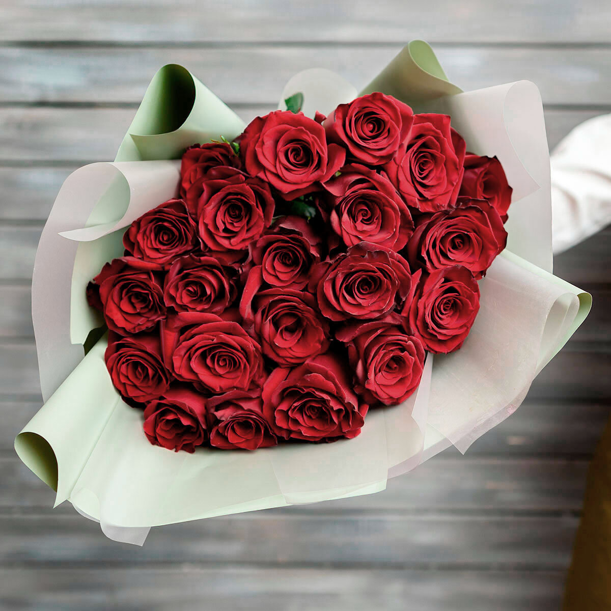 Монобукет Букет Маркет "21 красная роза", Эквадор, 60см, обертка, красная