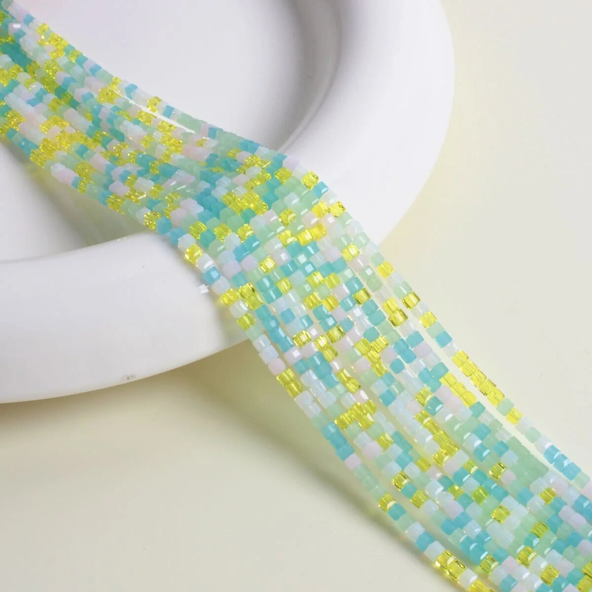 Чешские хрустальные бусины квадратные 2 мм 160 шт 4