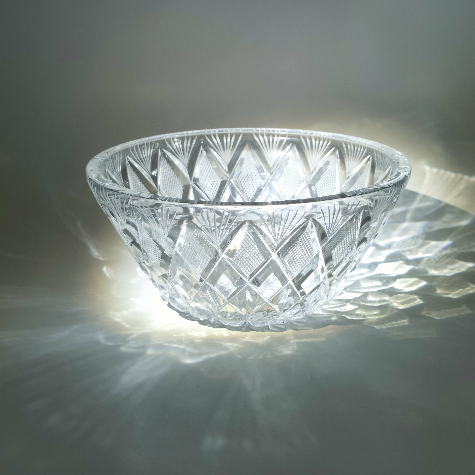 Салатник (конфетница) с резным геометрическим декором, хрусталь, алмазная грань
