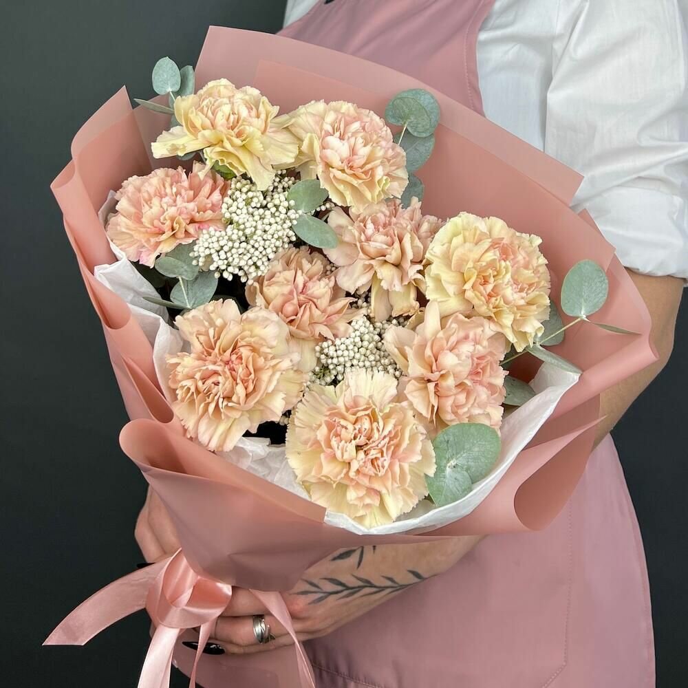 Букет живых цветов. Карамельные Диантусы 9 шт, Озотамнус и Эвкалипт