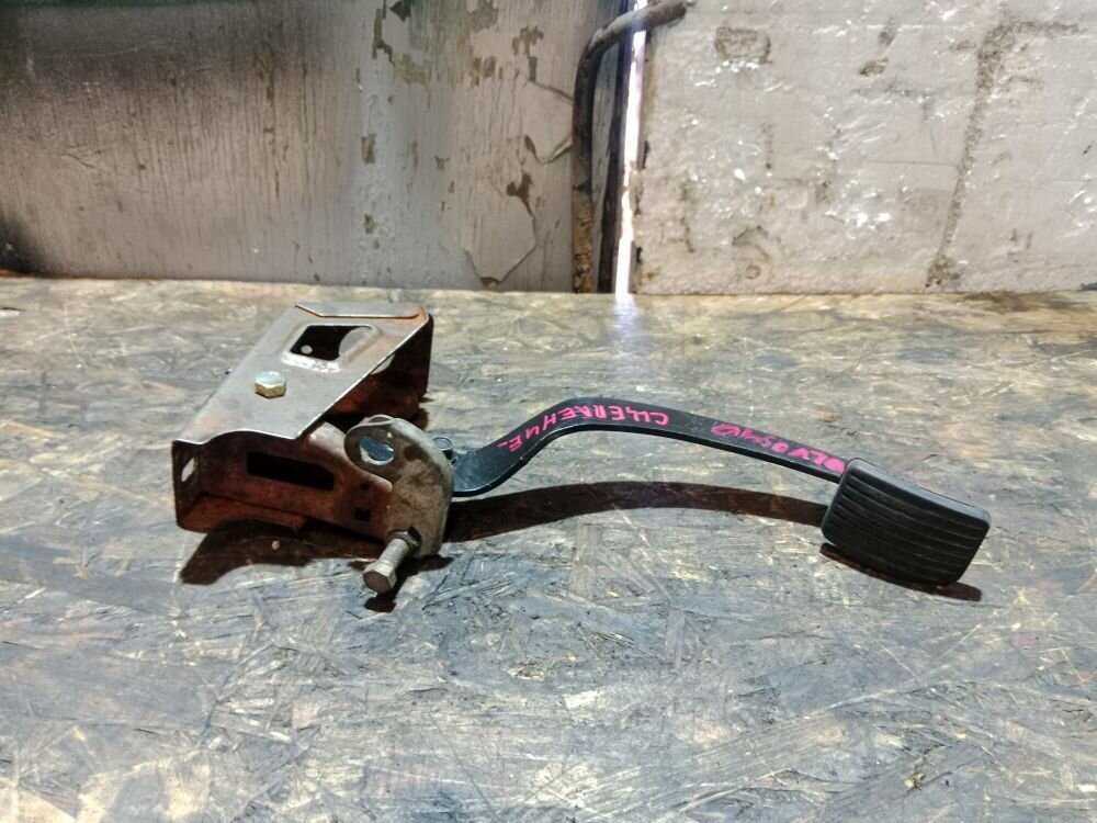 Педаль сцепления Volvo S40 I (1995 1999) Б/У с пробегом