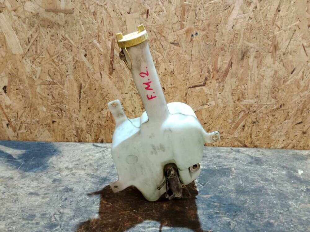 Бачок омывателя лобового стекла Ford Mondeo II Б/У с пробегом