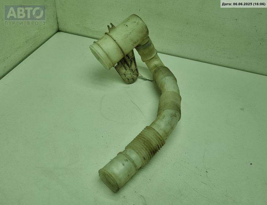 Горловина бачка омывателя Volkswagen Caddy (2004-2010)