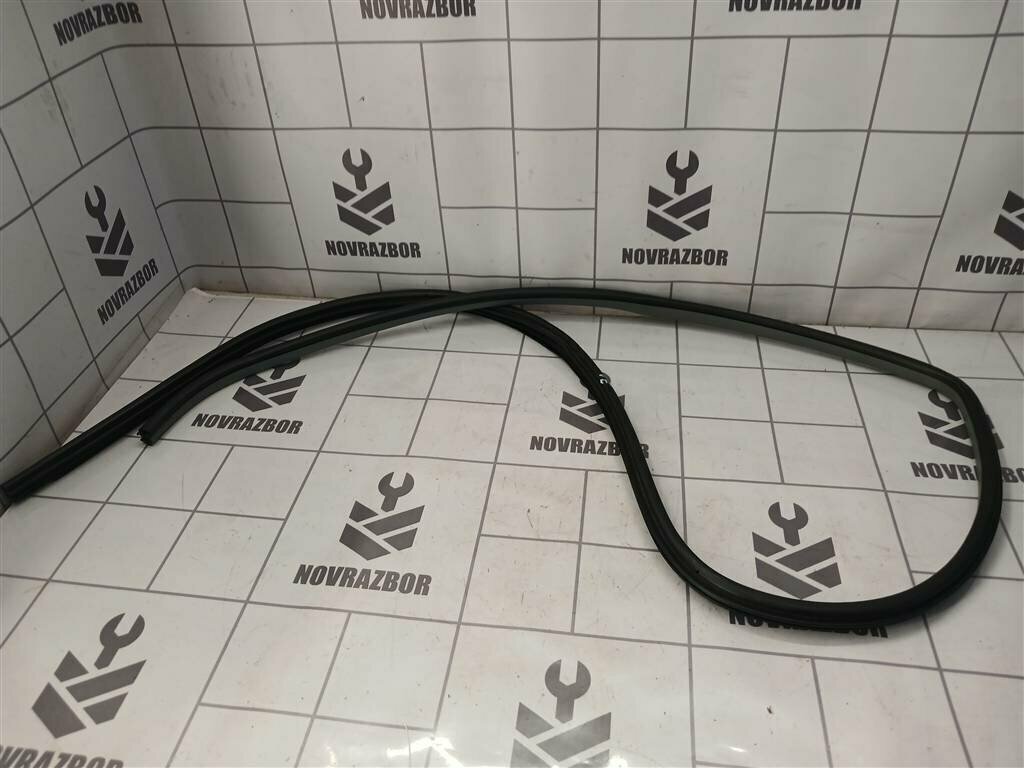 Уплотнитель стекла двери Chevrolet Lacetti 04-13