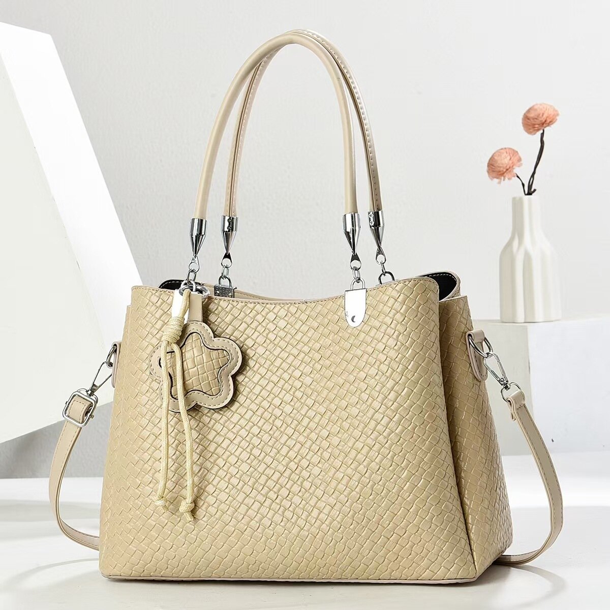 Стильная сумка A95956 в корейском стиле: минимализм и универсальность