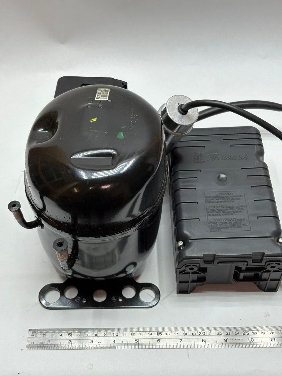 Компрессор Tecumseh AE4470Z-FZ3C (R404a, высокотемпературный, 1966 Вт при То=7,2 град. Тк=54.4 град.)