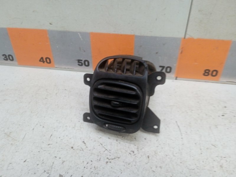 Б/У Хендай Старекс H1 Дефлектор воздушный Hyundai H1 2003 A1 Прав. 267871 Hyundai-KIA арт. 974824A000