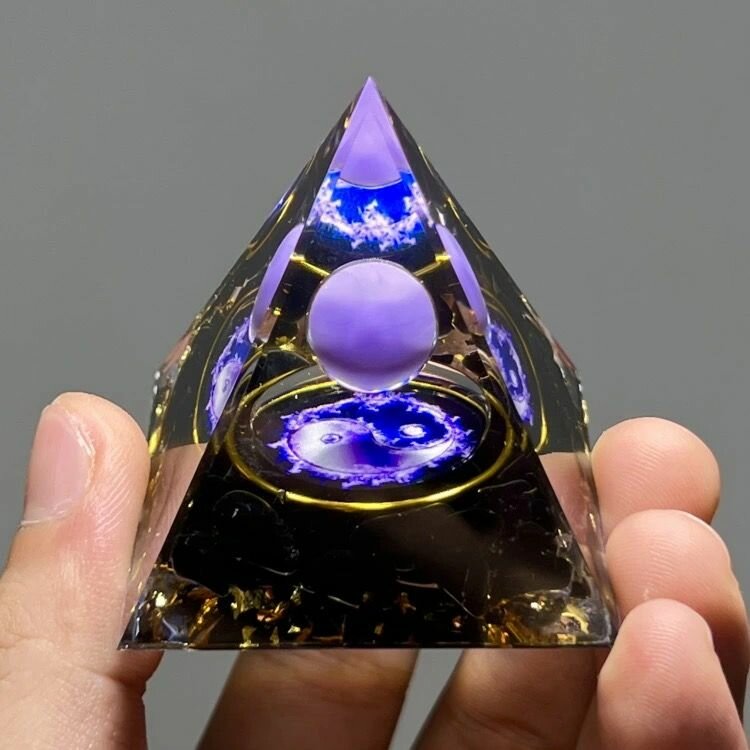 Алтарная атрибутика/ энергетическая пирамида /Используется в ритуалах, медитации, поглощении энергии. Размер 12 см