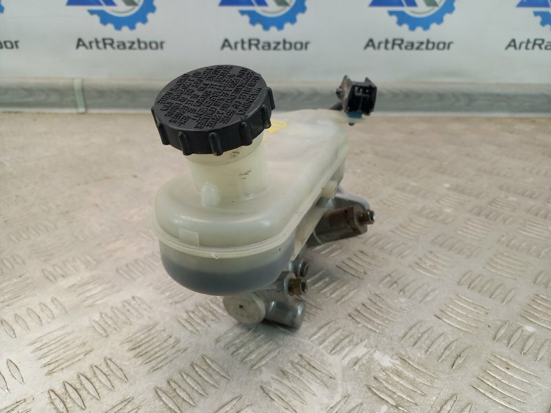 Б/У Цилиндр тормозной главный Mazda Bongo Friendee / Мазда Бонго Фринди 2.5 WL 125.2 Л.С 1999