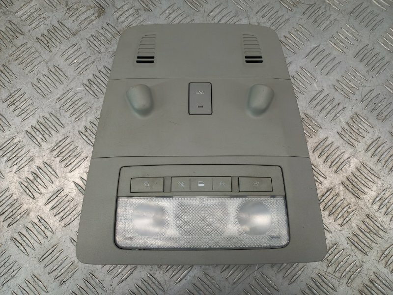 Б/У Плафон салонный Opel Astra J / Опель Астра J 1.6 A16XER хэтчбек 2013