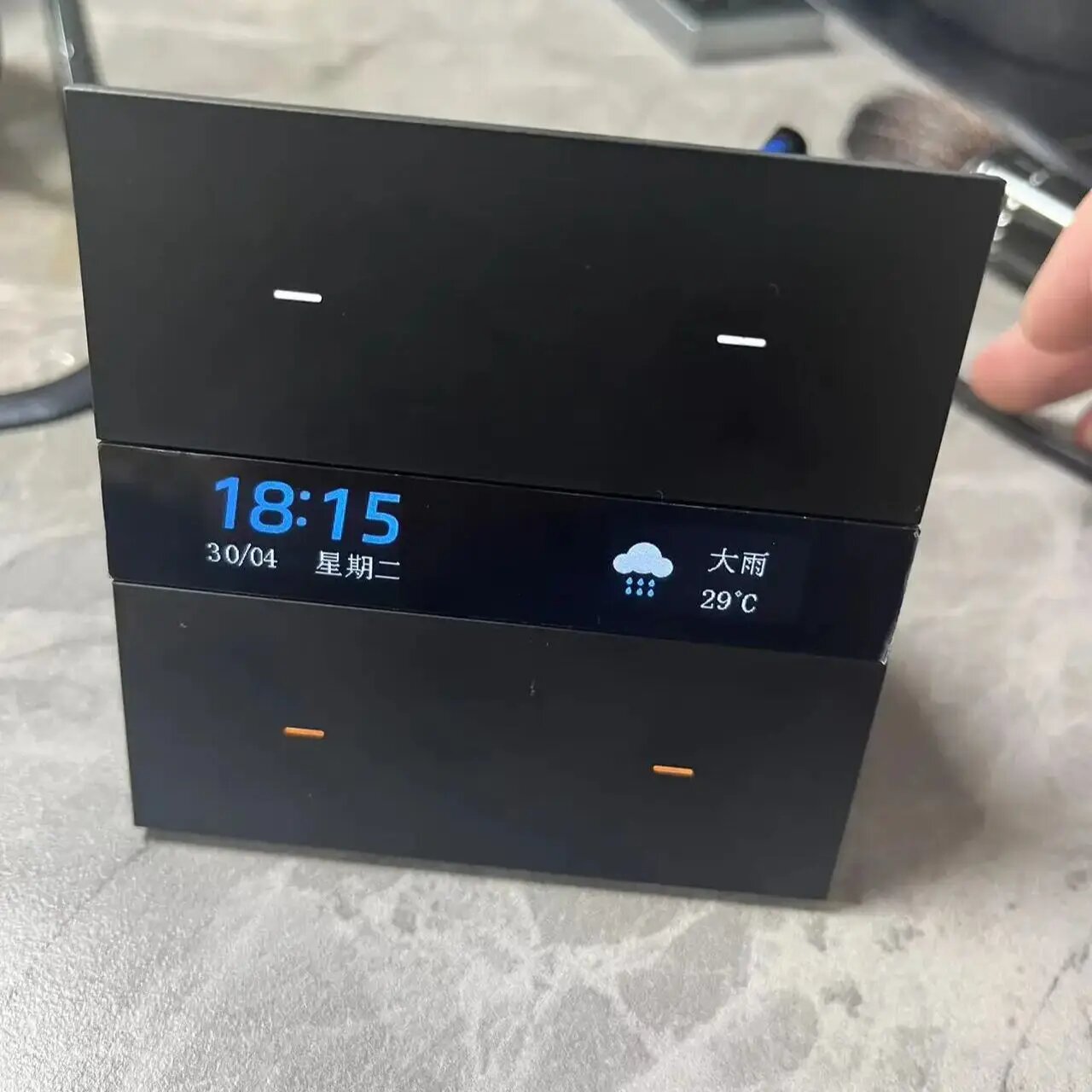 Умный выключатель света ERIKOLE M8PRO Zigbee black PC