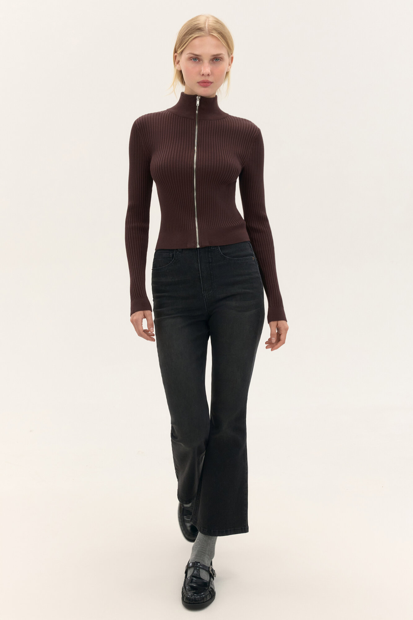 Джинсы клеш 