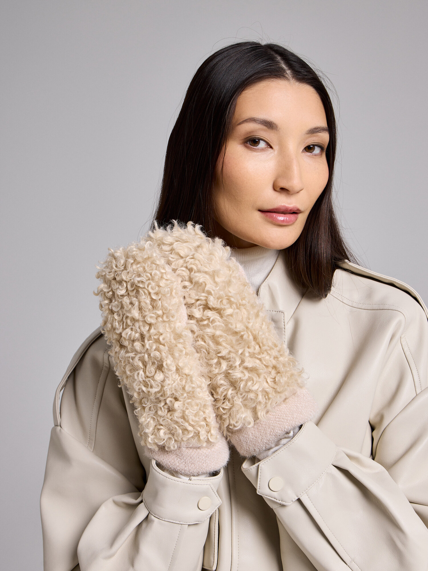 Варежки для женщин