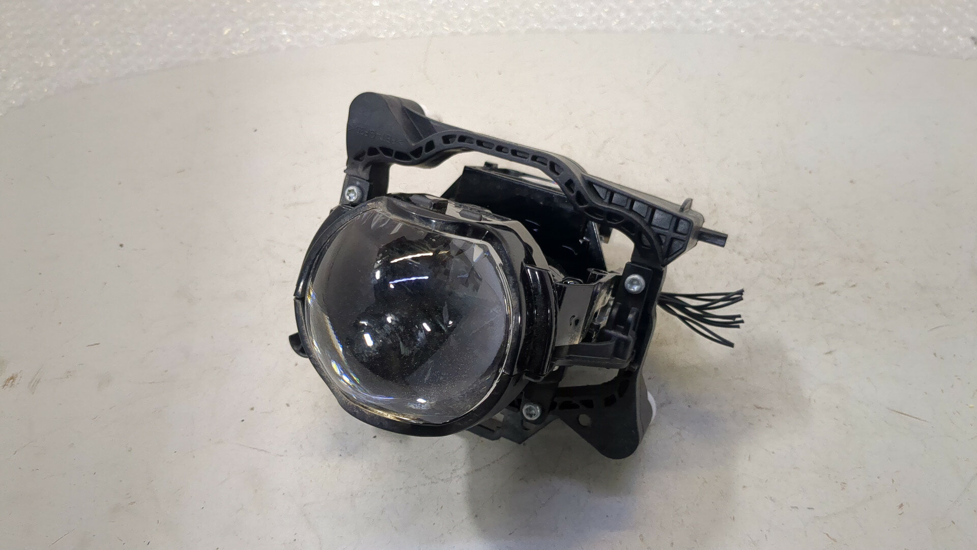 Фара (передняя) правая BMW i3 Б/У