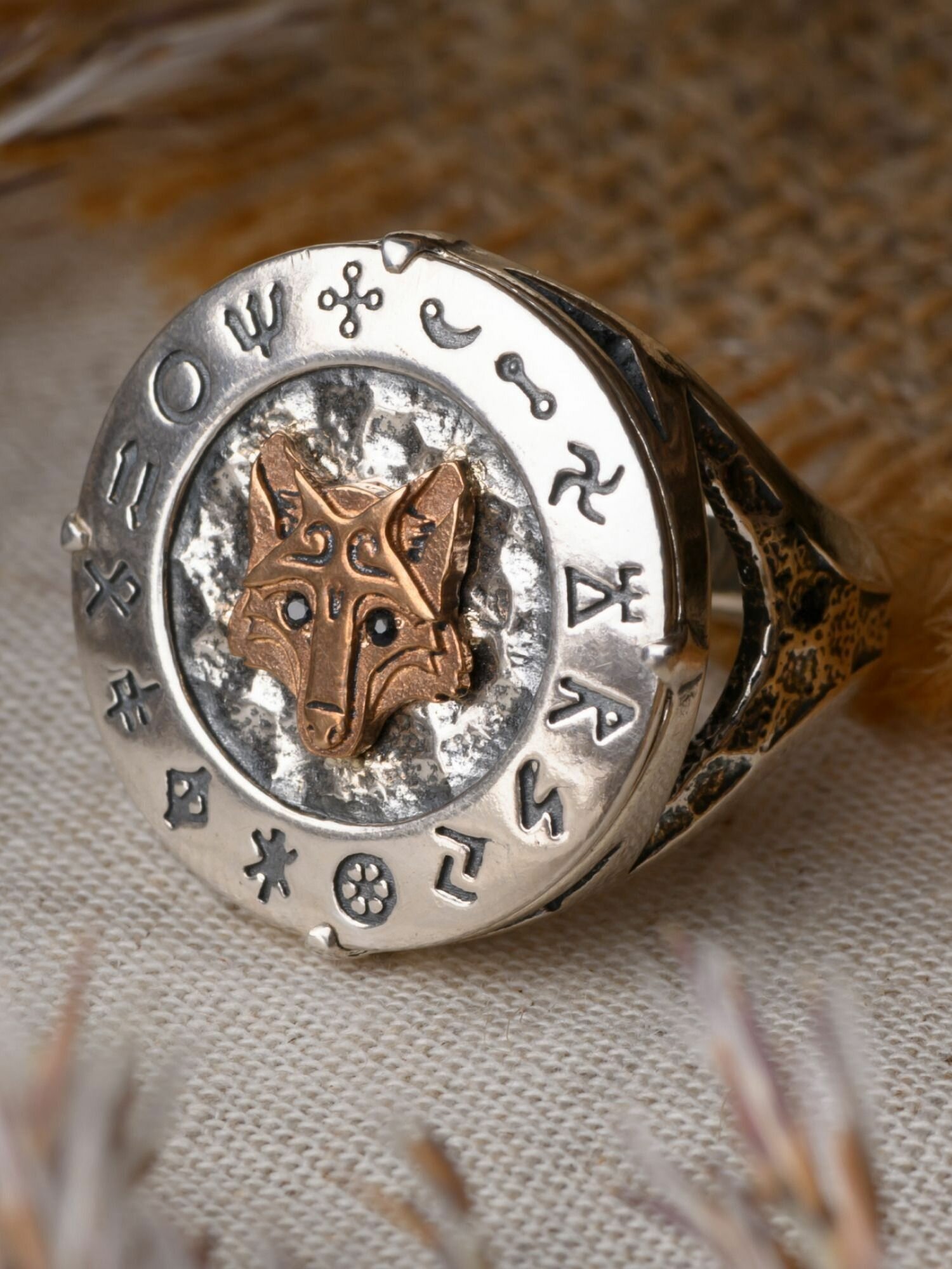 Перстень, серебро, 925 проба, чернение, сапфир, бронзит