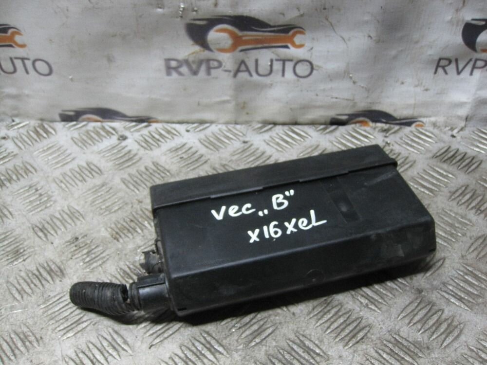 Блок реле Opel Vectra B 1.6 1995-1999 90504296