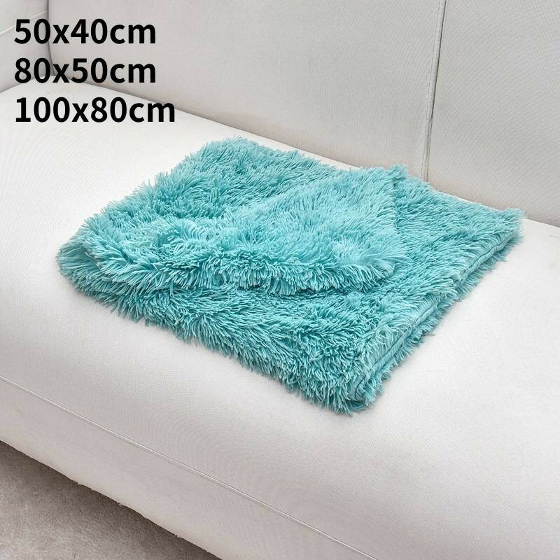 Warm fleece pet blanket for dogs and cats perfect for winter snuggling and home decoration in various colors blue 50x40cm