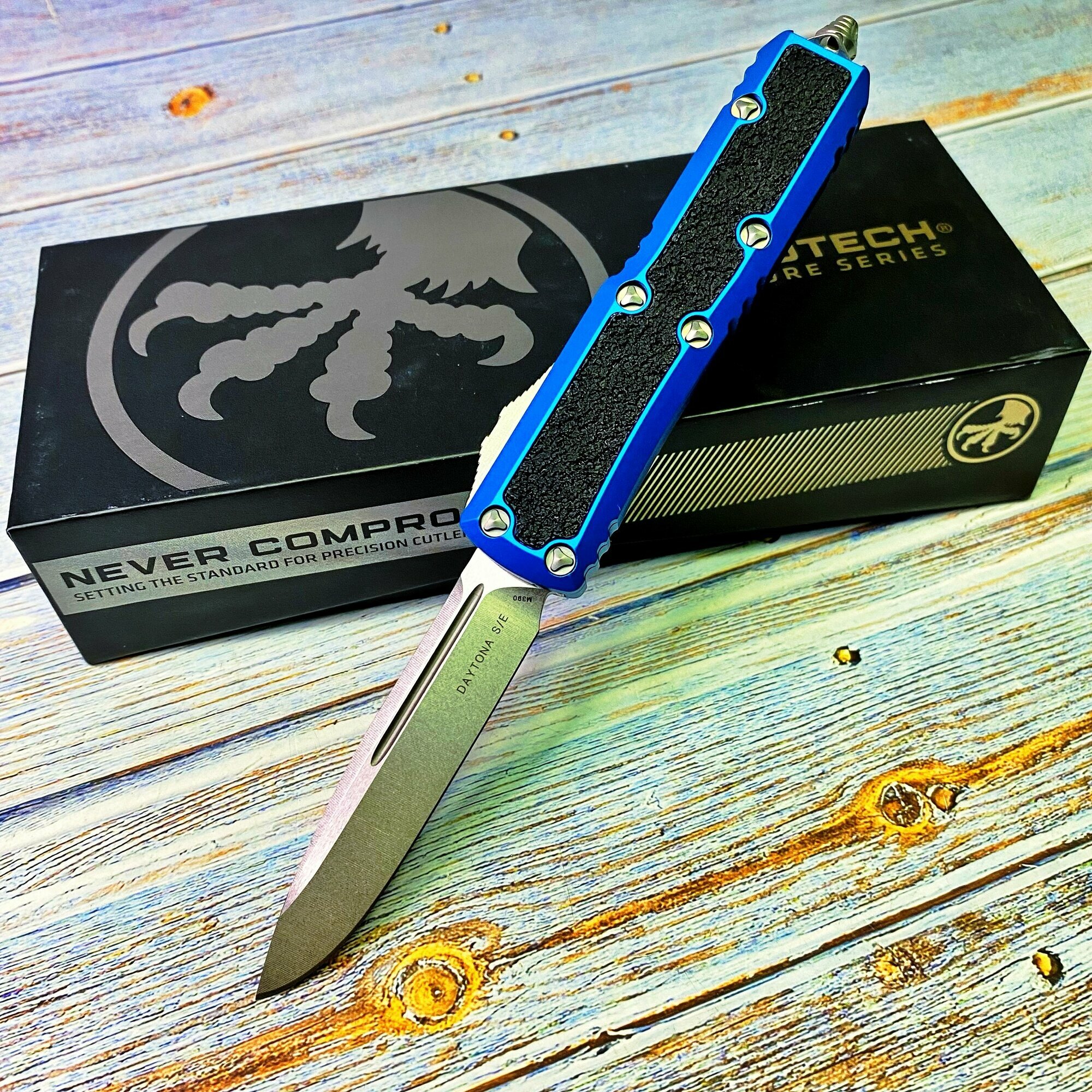 Складной нож Microtech Daytona S/E Signature Series Blue Stonewash Standard M390 124-10RэBLD