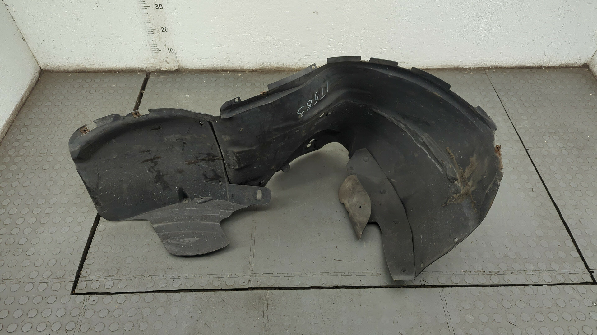 Защита арок (подкрылок) левая передняя Ford Explorer Б/У