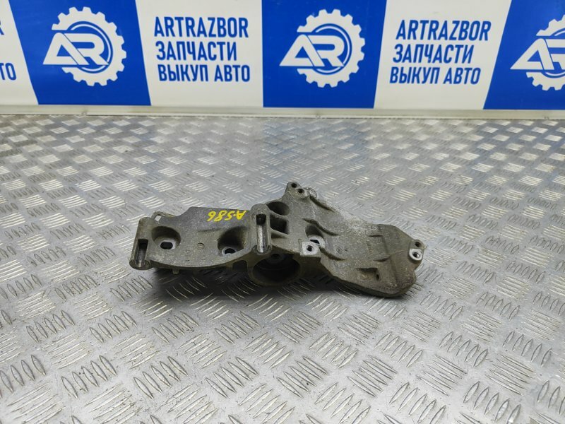 Б/У Кронштейн генератора Renault Fluence / Рено Флюэнс 1.6 K4M838 106 Л.С 2010