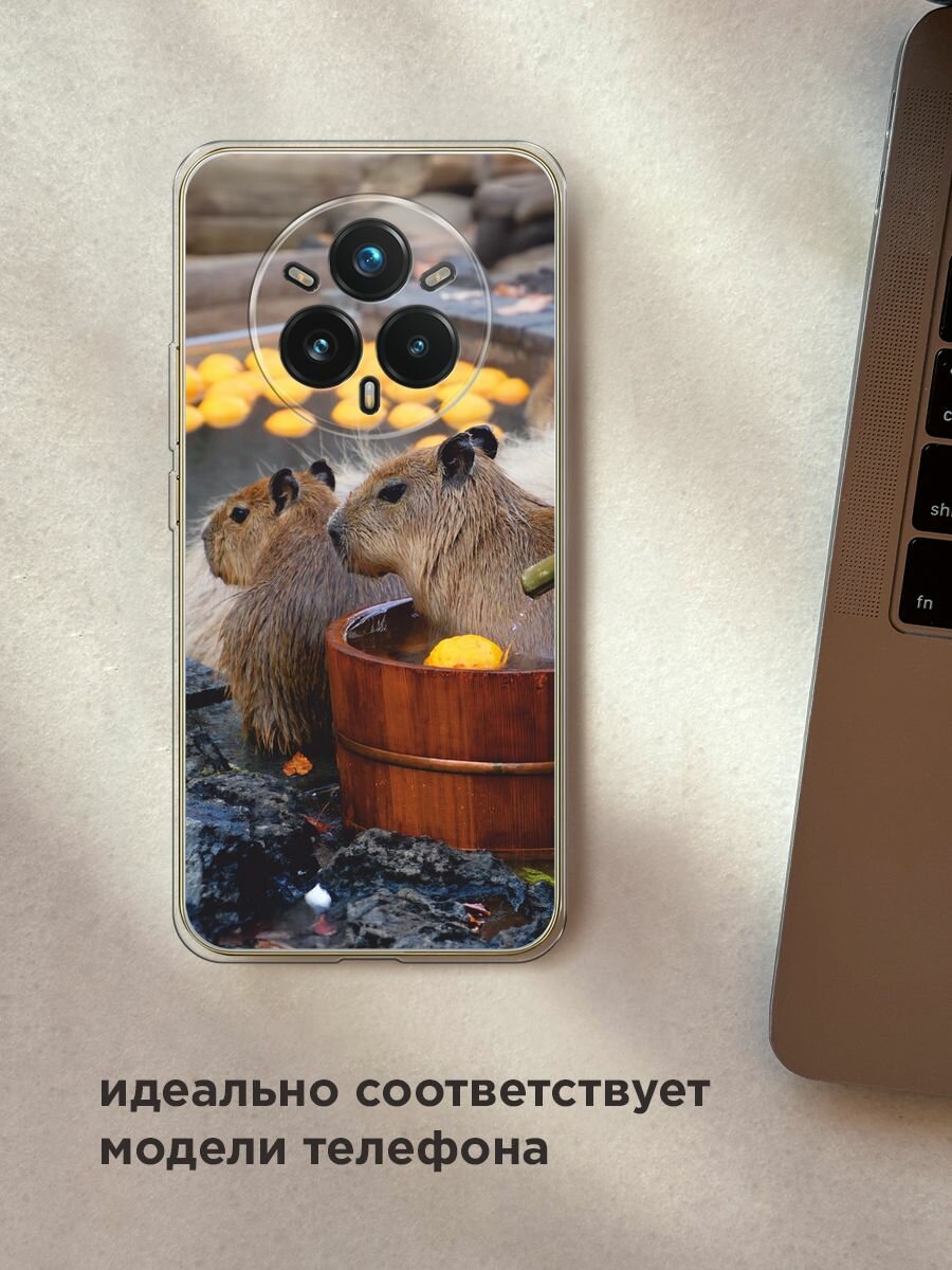 Чехол на Realme 14 Pro+ / Реалми 14 Про+ с принтом "Капибары отмокают" — фото 1