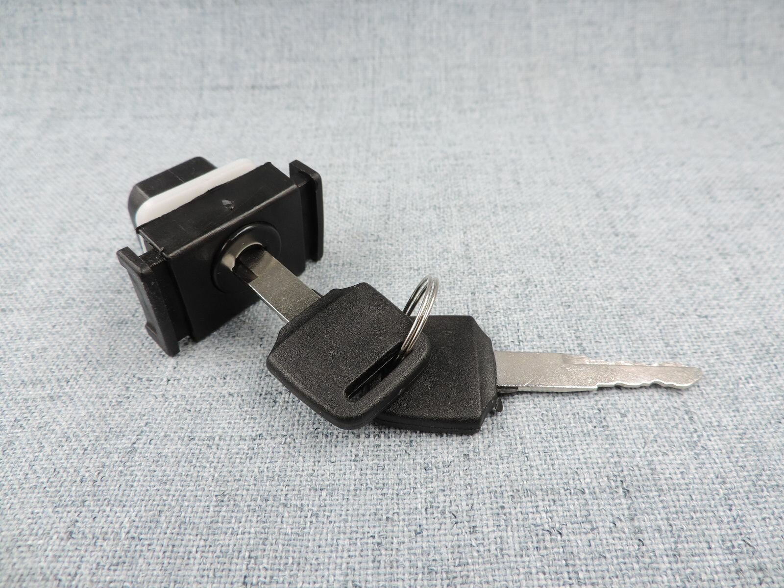 Замок бордачка DAF/MAN с личинкой и ключом Volkswagen Transporter-HDJ-CJ0928