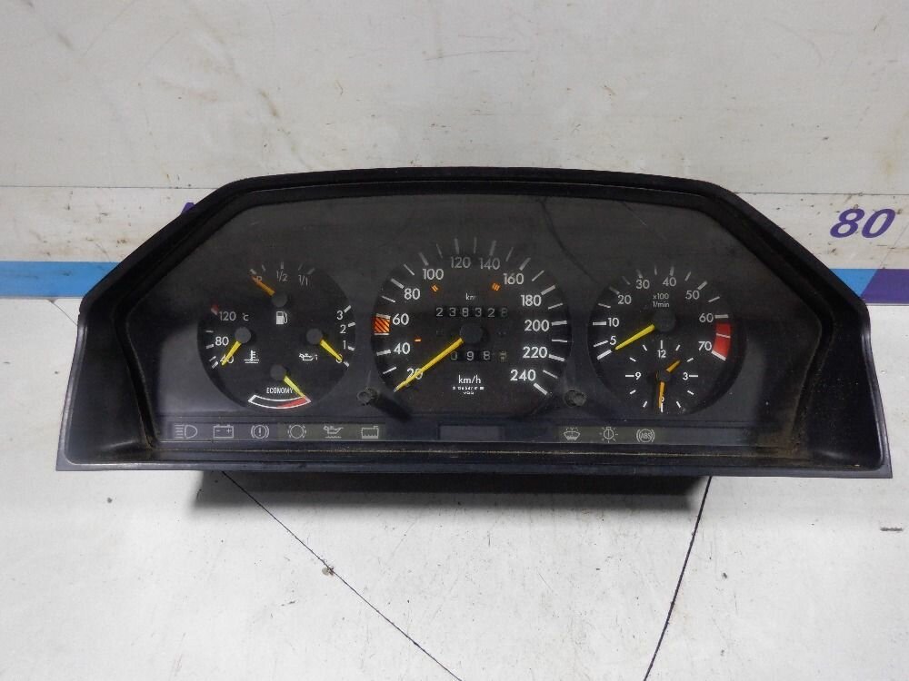 Панель приборов Mercedes W124 1245427206