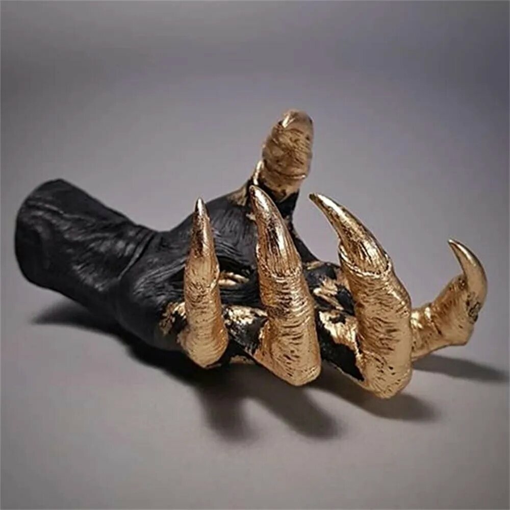 Статуи Руки ведьмы, висящие на стене, Художественная скульптура