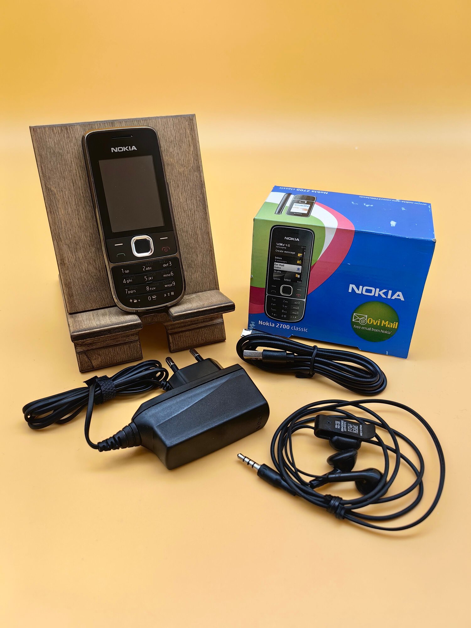 Мобильный раритетный кнопочный телефон Nokia 2700 Classic, Черный