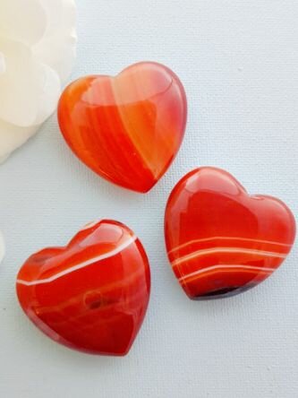 Сердце из красного агата 30mm камень любви и жизненной силы