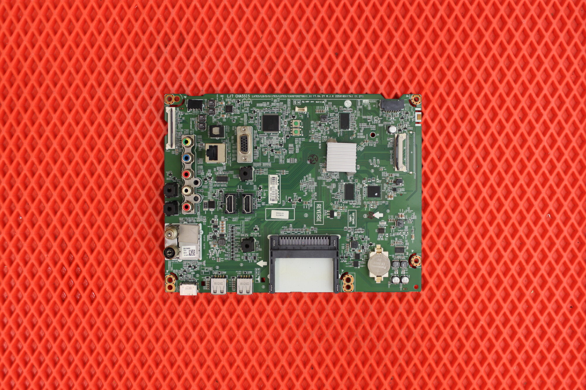 Основная плата (MAIN) EAX67282706 (1.0) для телевизора LG 43LV640S-FPT66 в надёжной упаковке