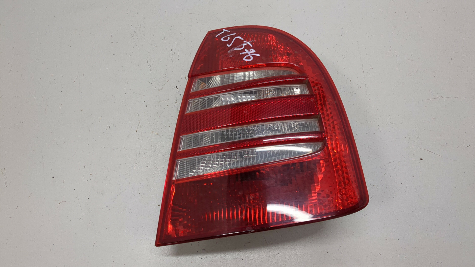 Фонарь (задний) правый Skoda SuperB Б/У