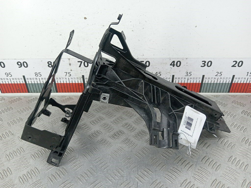 Кронштейн (крепление) фары правый BMW 5-Series (F07/F10/F11/F18) 51647200794 арт. 2272470