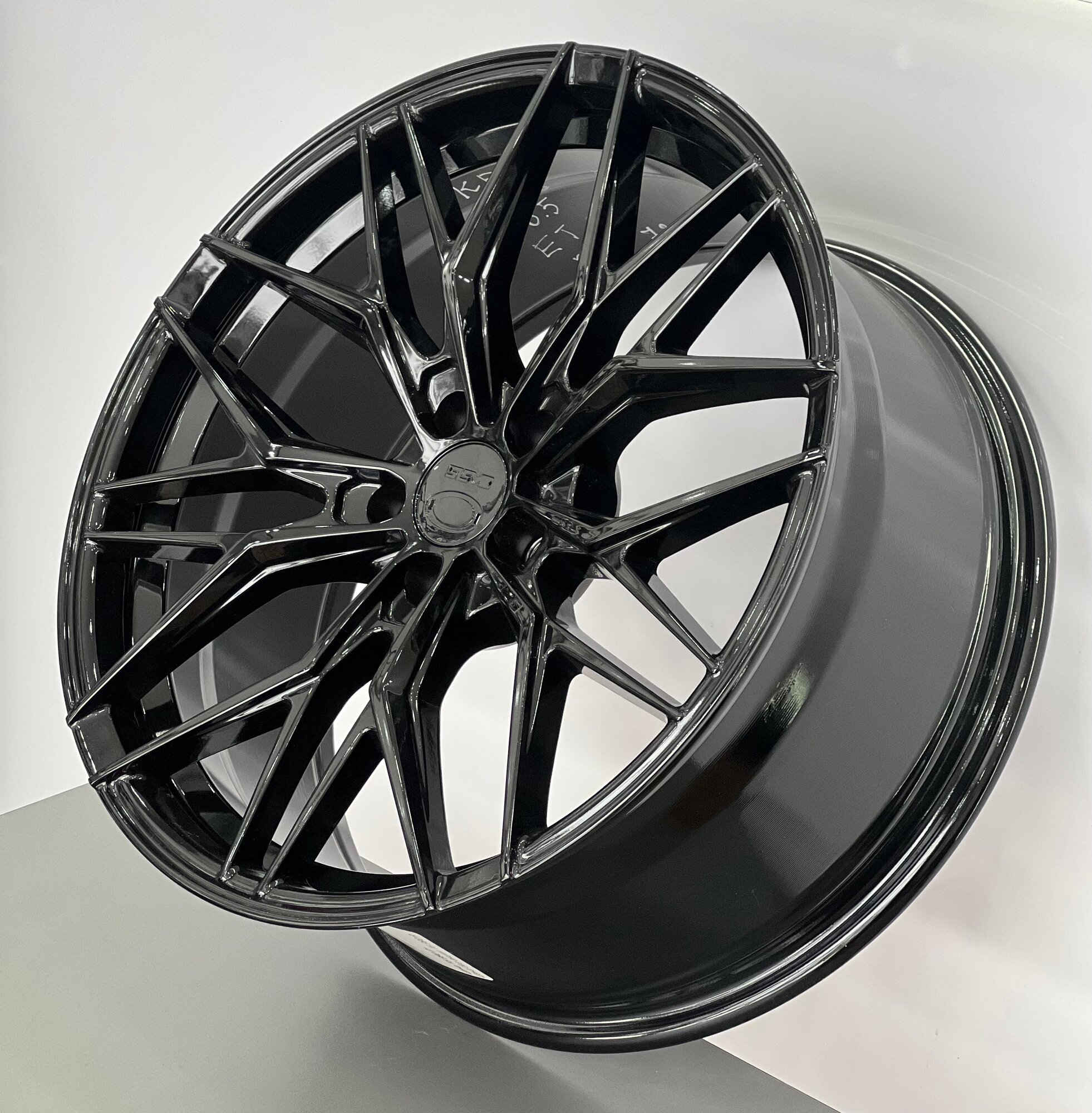 Колесные диски комплект (4 штуки) KF30 SH-D1019, R18, 8.5J, PCD5x100, ET35, DIA73.1, Gloss Black