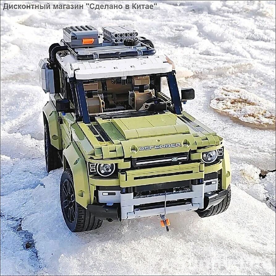 Сборная модель Land Rover Defender 1:8. Статическая коллекционная версия без мотора с детализированной подвеской
