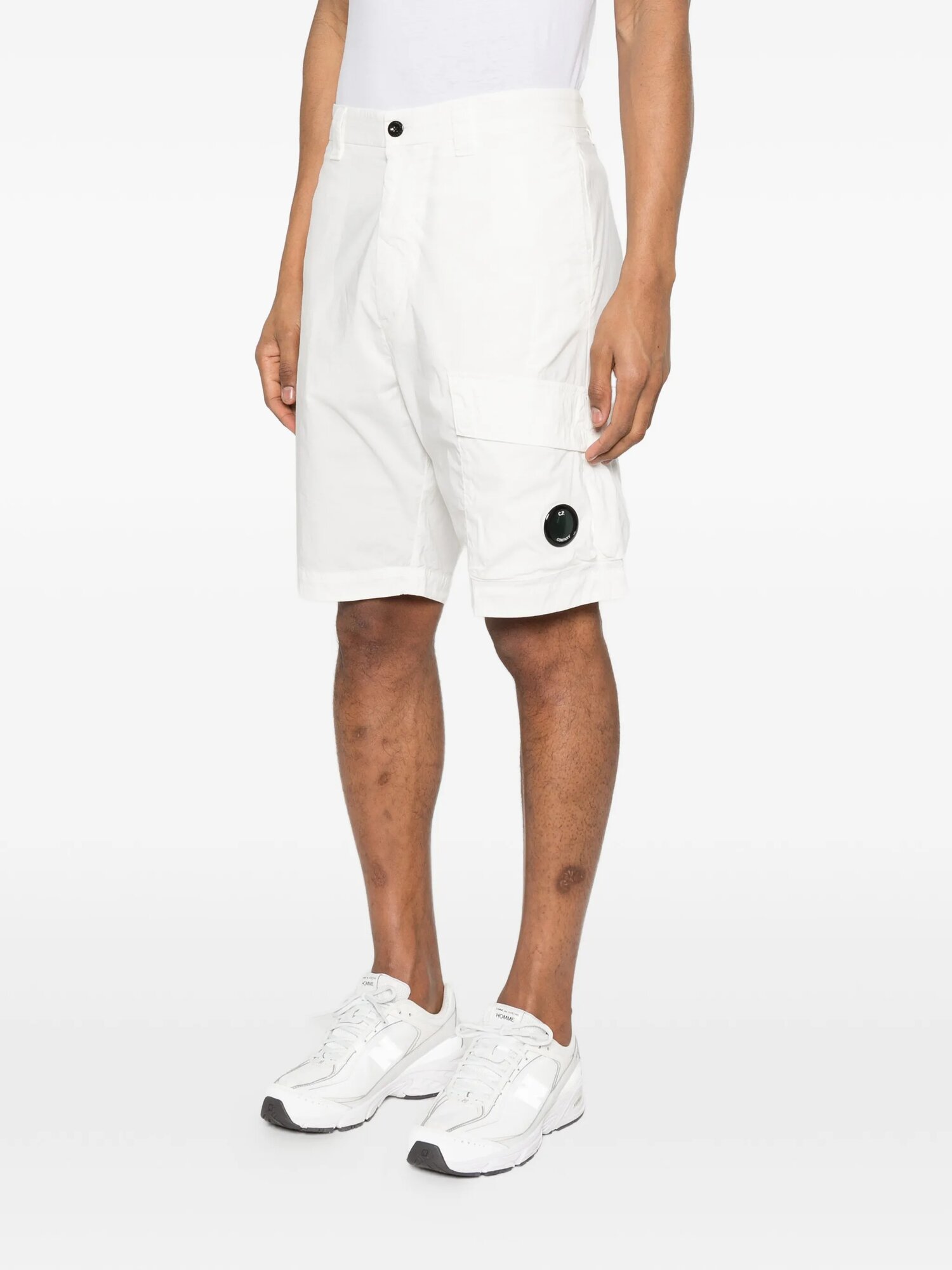 Шорты C.P. COMPANY Cargo pocket shorts, размер 46 EU, white — фото 1