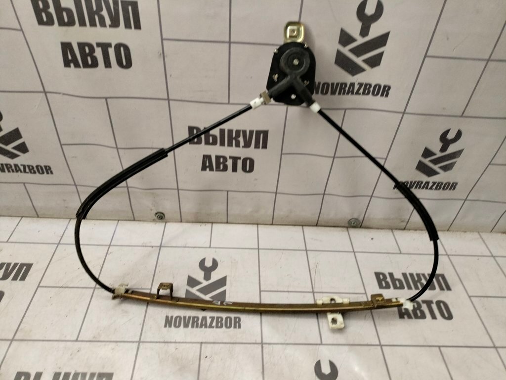 Стеклоподъемник механ. передний левый VW Golf 2 Jetta 2 83-92