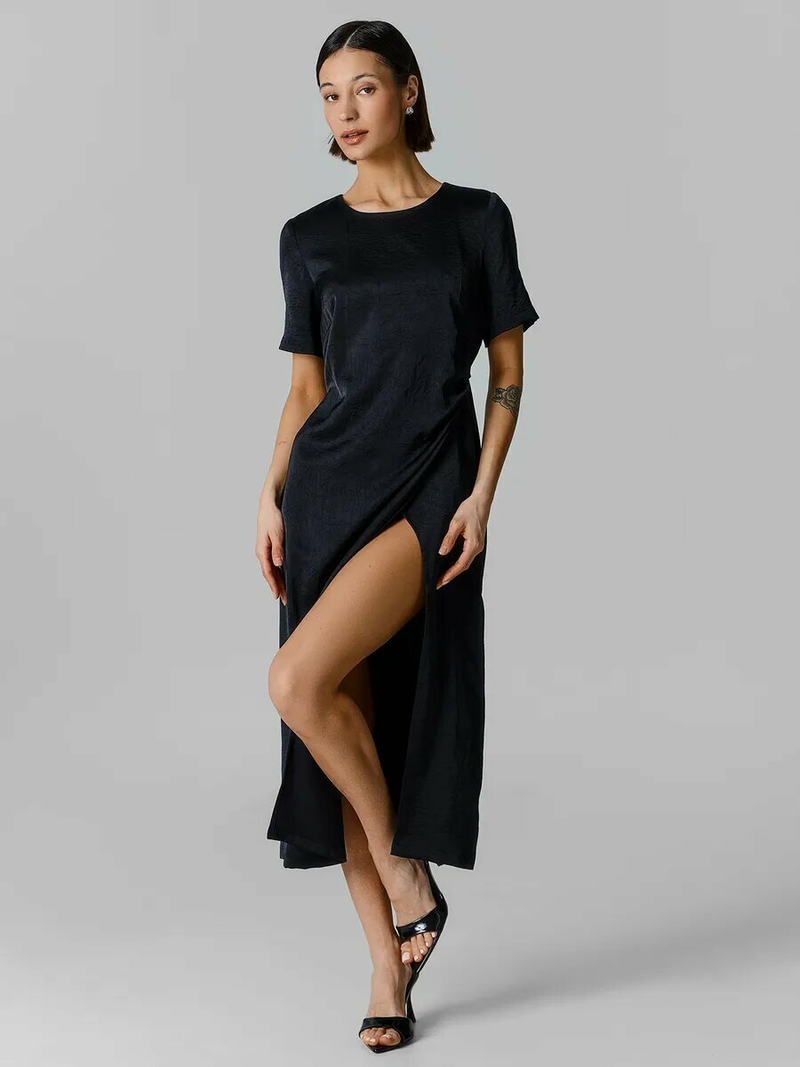 Платье для женщин