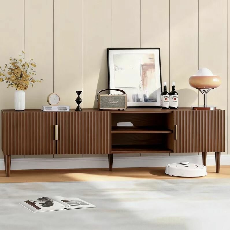 Тумба под телевизор напольная 180×47×37, коричневый, с вертикальной текстурой, реечным дизайном и металлическими ручками