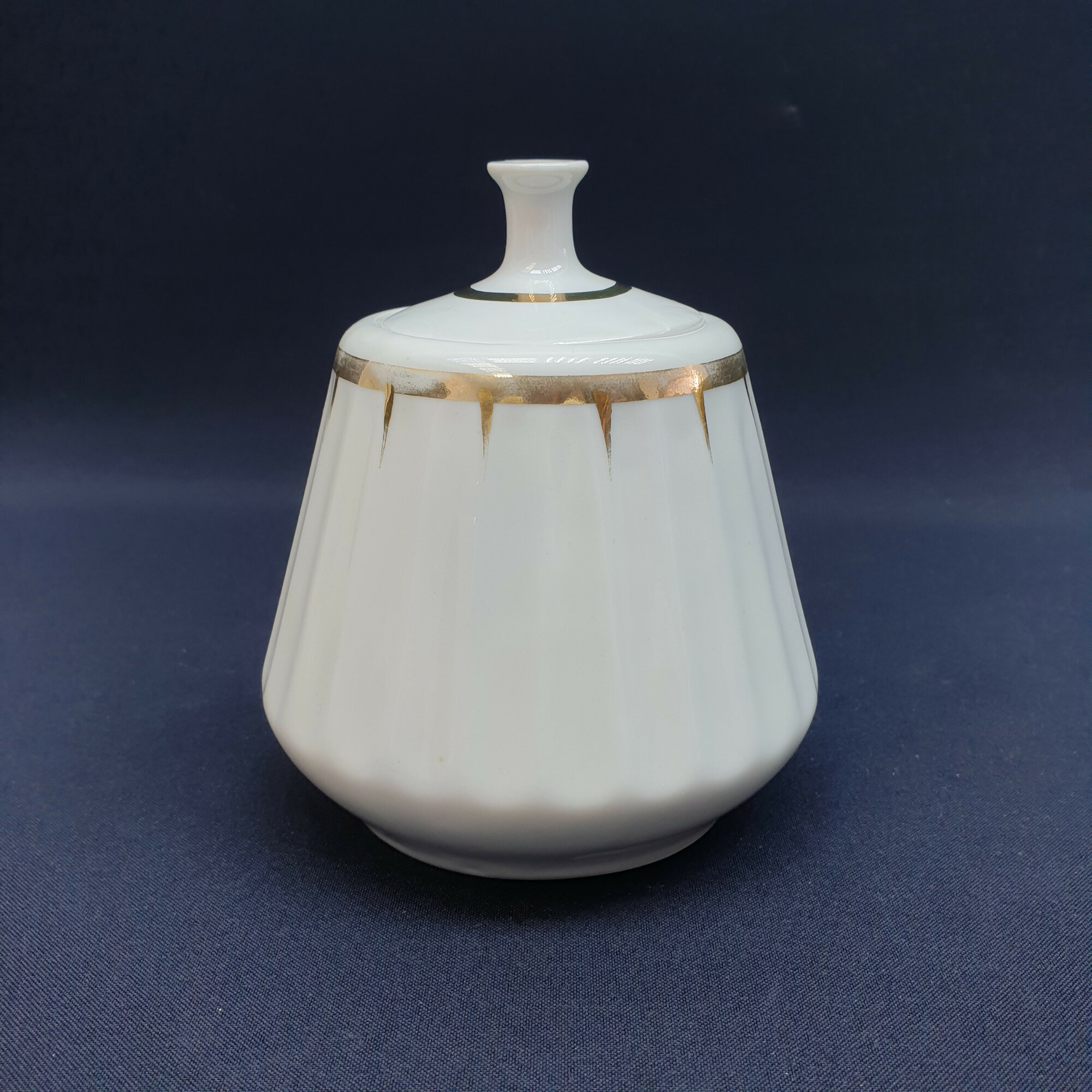 Винтажная сахарница Вербилки, фарфор 0.6 л, СССР