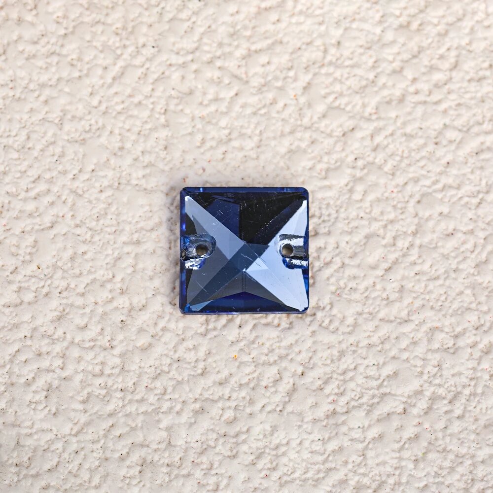 Стразы VC K9 квадратные стеклянные для рукоделия 10mm 40pec, light sapphire