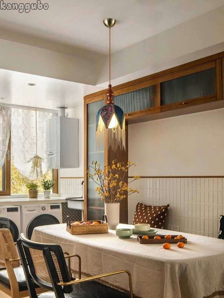 Люстра с кисточками в стиле ретро