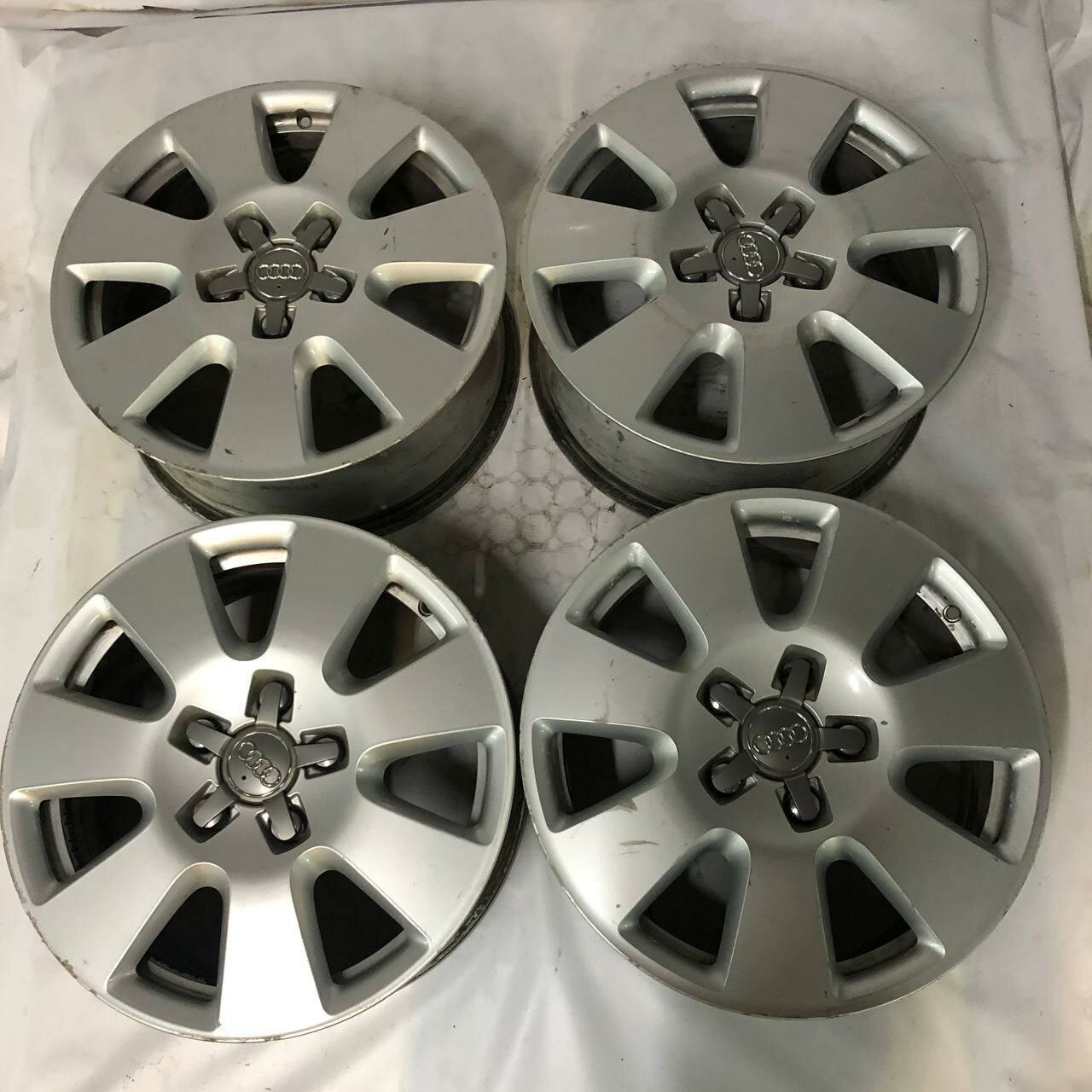 Колесные диски Audi 18x7.5 PCD 5x130 D71.6 ET53 (оригинал)