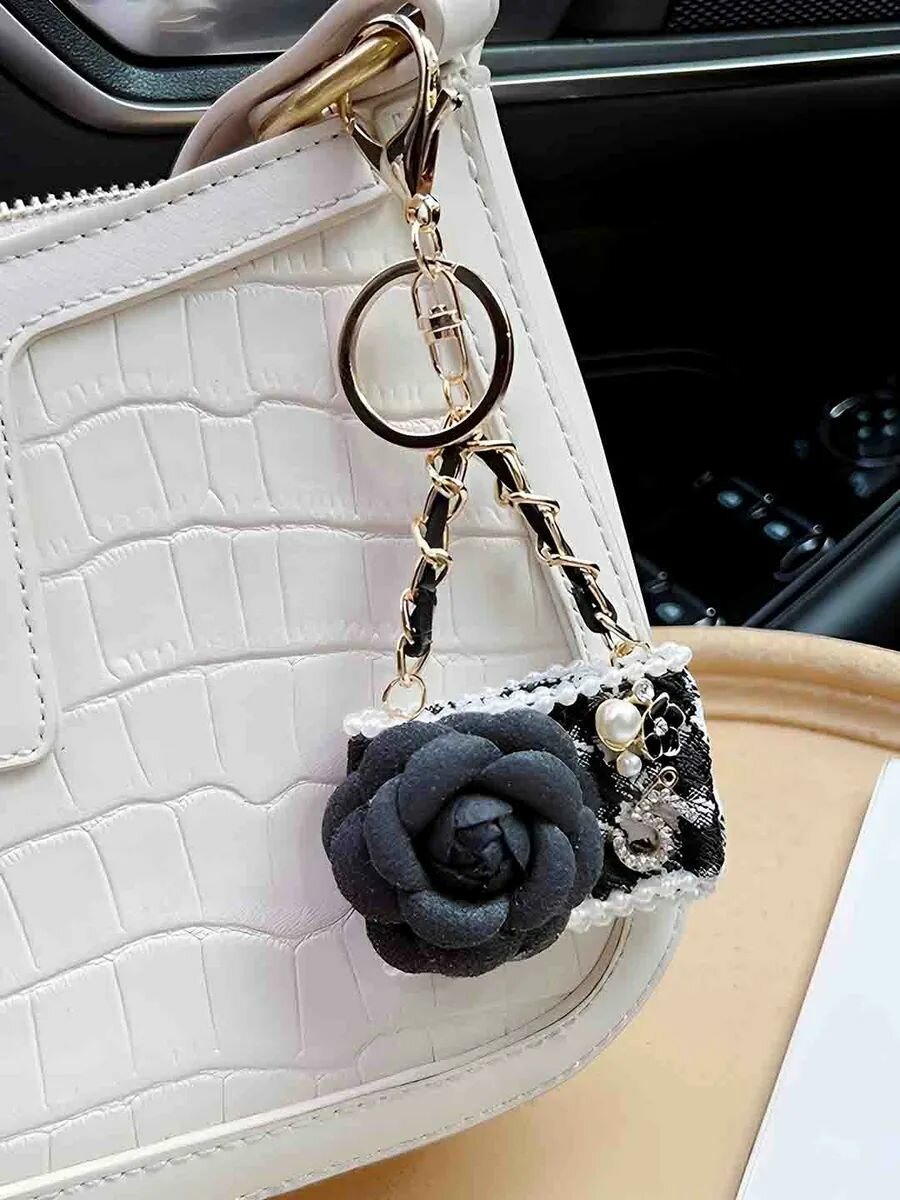 Украшение на сумку