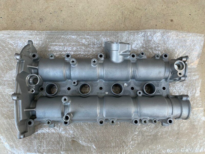 Крышка головки блока (клапанная) Volkswagen Jetta 03c103475