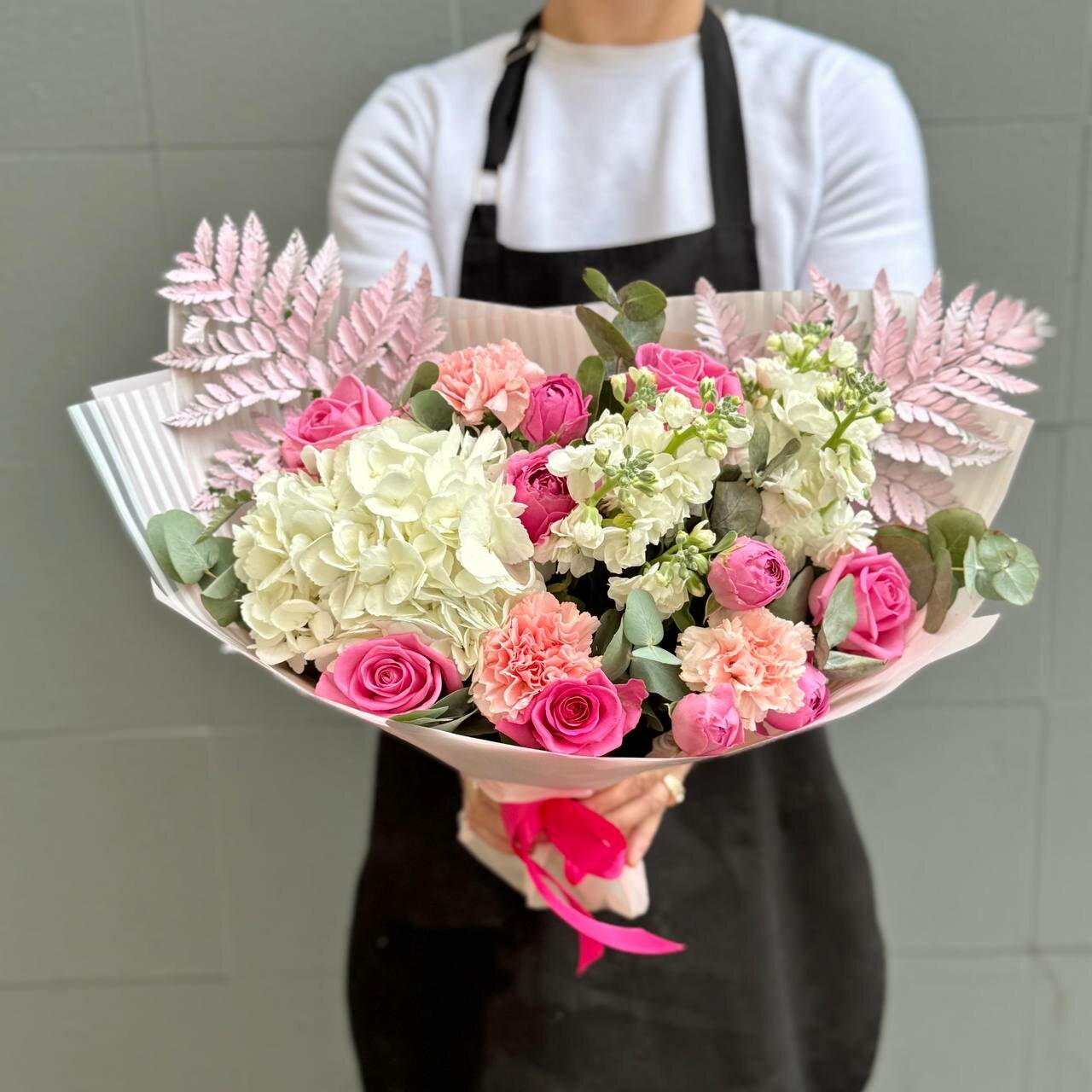 Букет Rybe-Flowers, белый, розовый, гвоздика, гортензия, роза, сборный