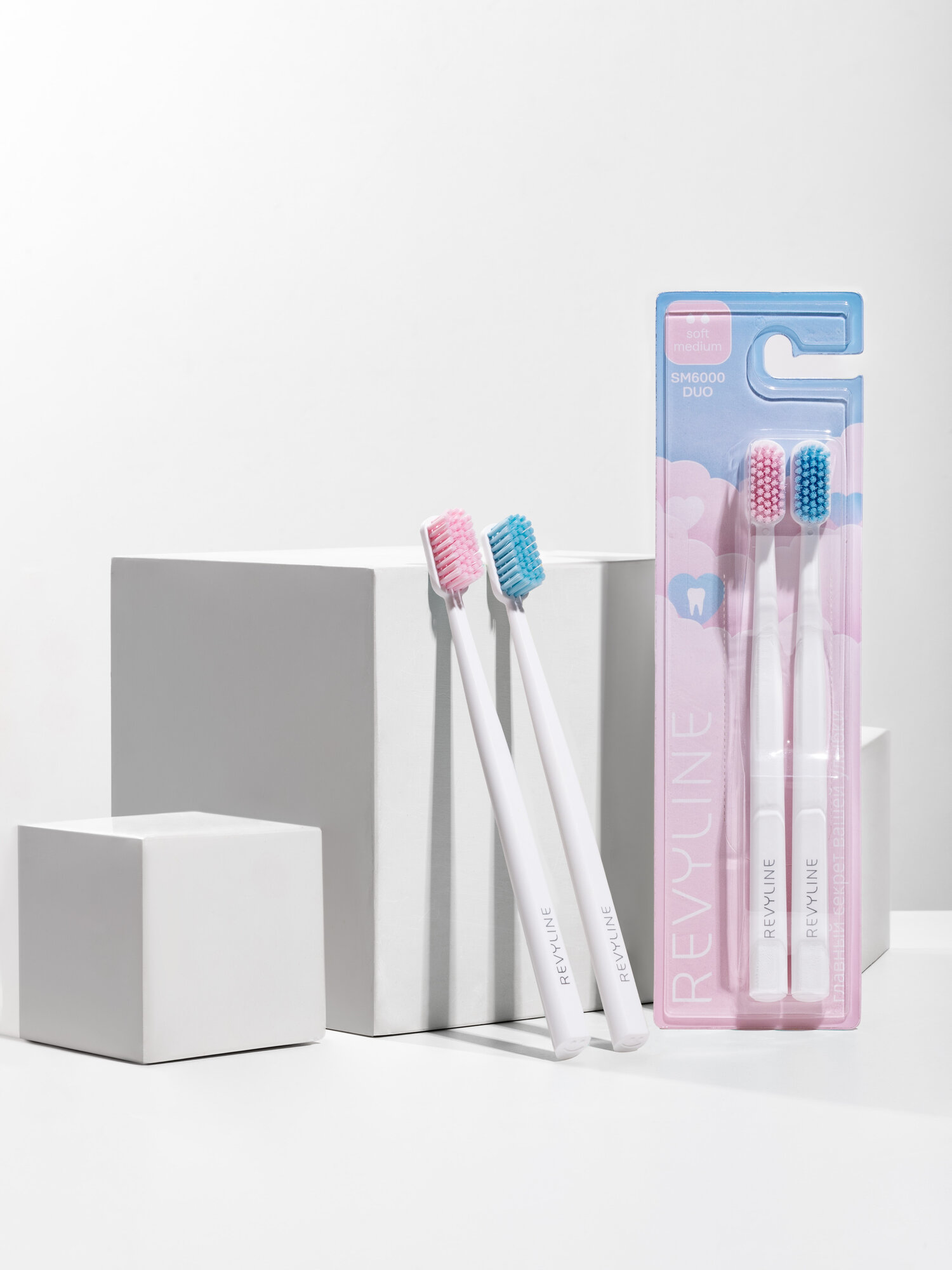 Зубная щетка Revyline SM6000 DUO White/Pink + White/Blue средне-мягкая, взрослая, мануальная, набор 2 шт