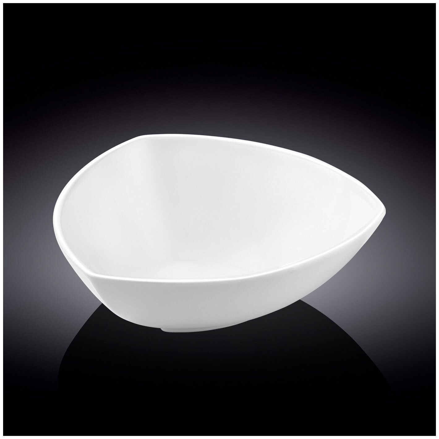 Салатник треугольный Wilmax 22 см WL-992915/A