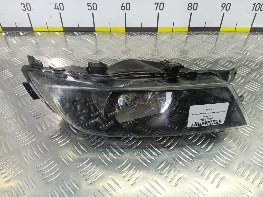 Фара противотуманная передняя Б/У для SKODA 3TD941699A